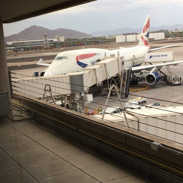 BA First Class Lounge Phoenix Sky Harbor Airport - Airport Lounge in ...