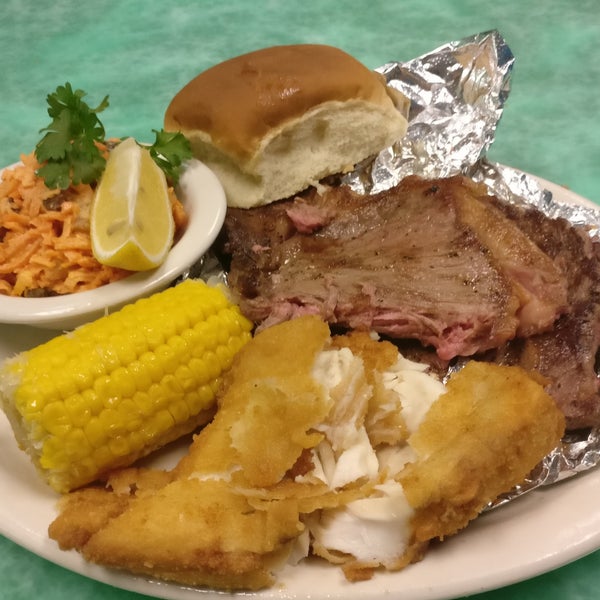 The Lighthouse Seafood - Woodlawn Lake - San Antonio, TX