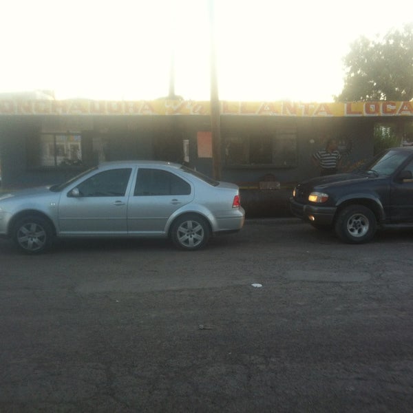 La Llanta "loca" - Electric Vehicle Charging Station