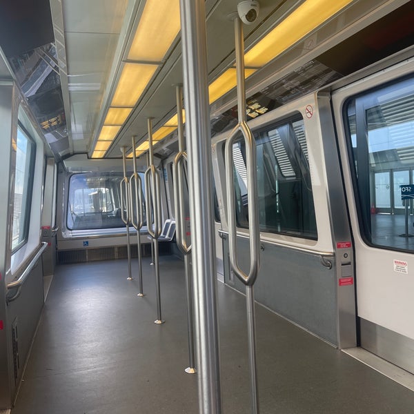 SFO AirTrain Station - International Terminal G - Airport Tram Station