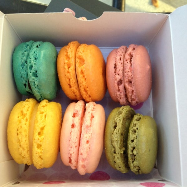 Le Macaron - Dessert Shop