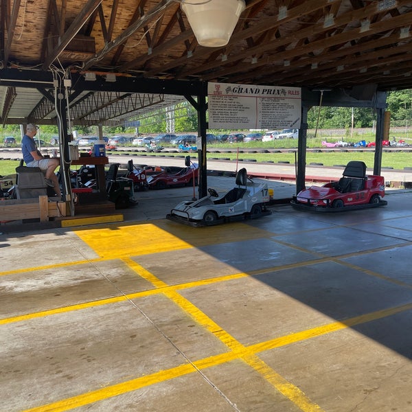 Fun 'n' Stuff - 661 Highland Rd E