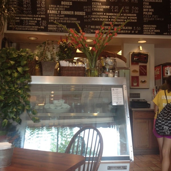 Little Red Hen - American Restaurant in Glencoe
