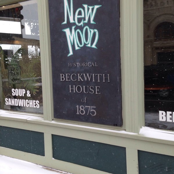 Photos at New Moon Cafe - 23 tips from 864 visitors