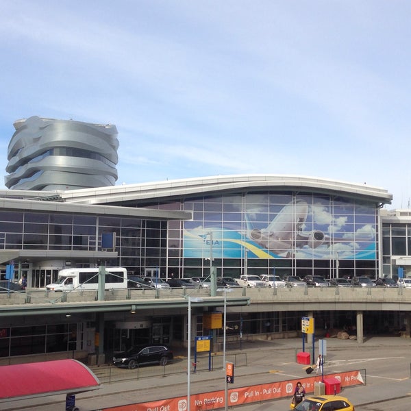 Photos at Edmonton International Airport (YEG) - Leduc, AB