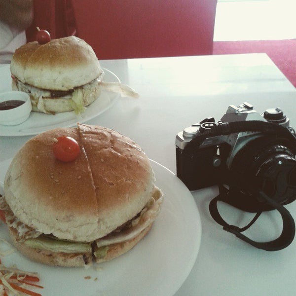 Hunger Pangs - Burger Joint in Bandra West