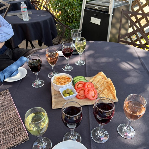 Vino Locale - Downtown North - 431 Kipling St