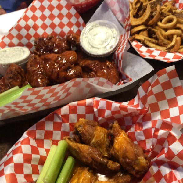 Dj's Famous Wings - 10 tips
