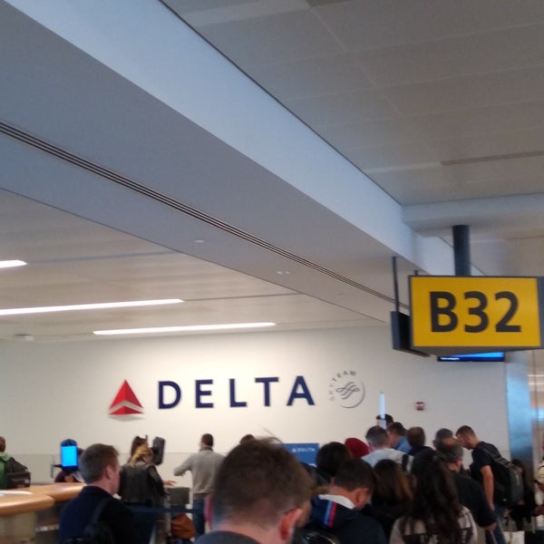 Gate B32 - Jamaica - Concourse B - Terminal 4