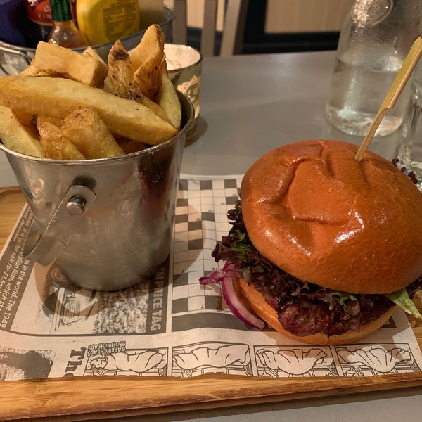 Burzza - Burger Joint
