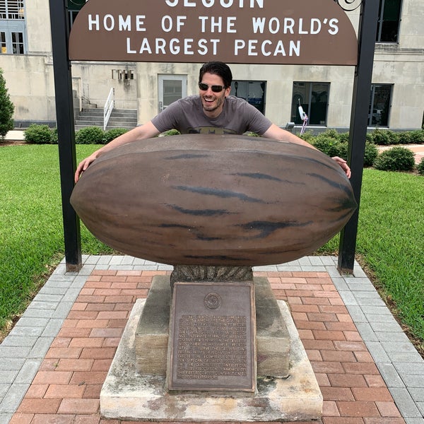 World's Largest Pecan - 1 tip from 99 visitors