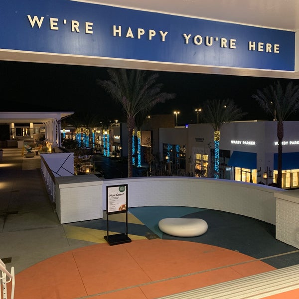 Marketplace Long Beach - Shopping Mall