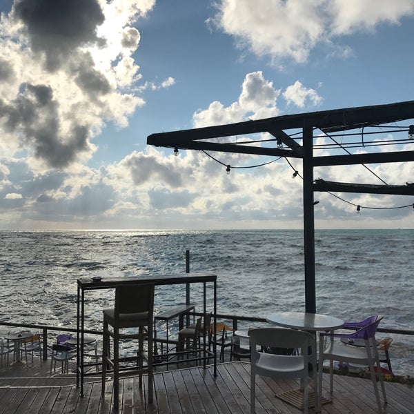 Sunset Bar - Cocktail Bar in Durres