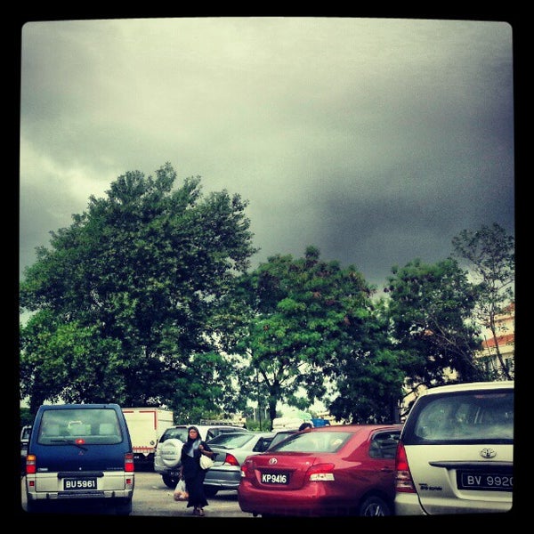 SKH Sim Kim Huat Department Store - Department Store in Gadong