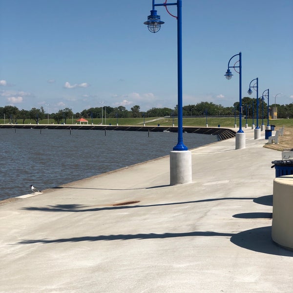 Photos at New Orleans Lakefront - Lake in New Orleans