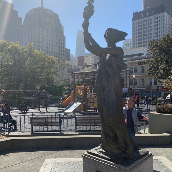 Goddess of Democracy Statue - Chinatown - 2 tips from 34 visitors