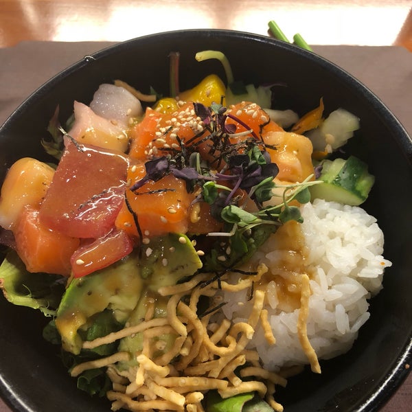 Hot Woks Cool Sushi - Asian Restaurant in The Loop