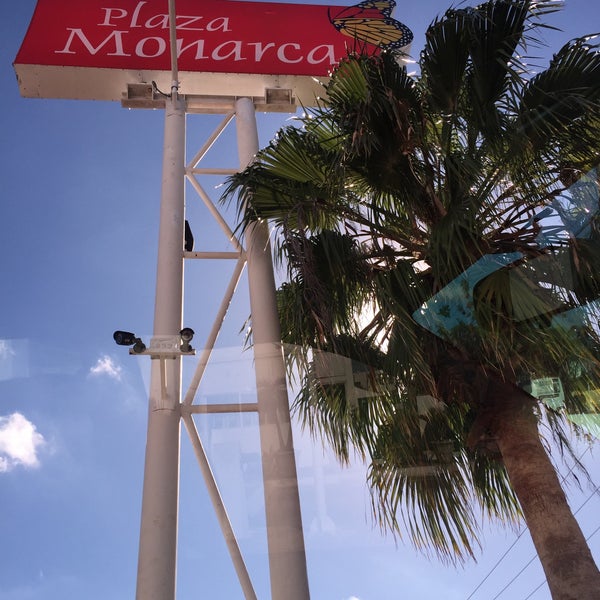 Plaza Monarca - 5 tips from 243 visitors