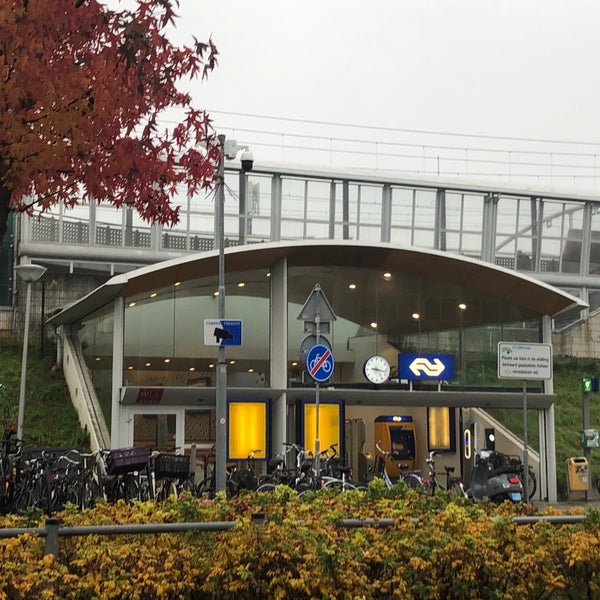 Station Zwijndrecht - Stationsplein 1