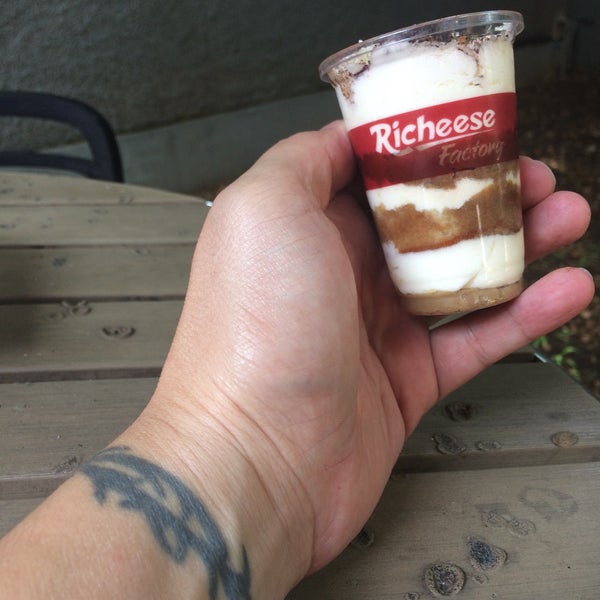 Richeese Factory - Fast Food Restaurant