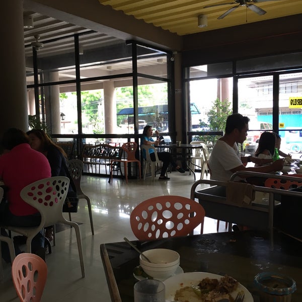 Chicken Hauz - Jose P. Laurel Avenue