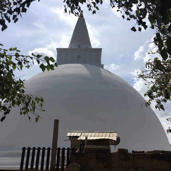 Photos at Mirisawatiya Stupa - අනුරාධපුර පෞරාණික නගරය, North Central ...