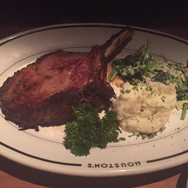 Houston's - Pasadena, CA