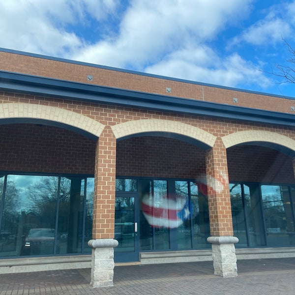 US Post Office - 1210 S Glebe Rd