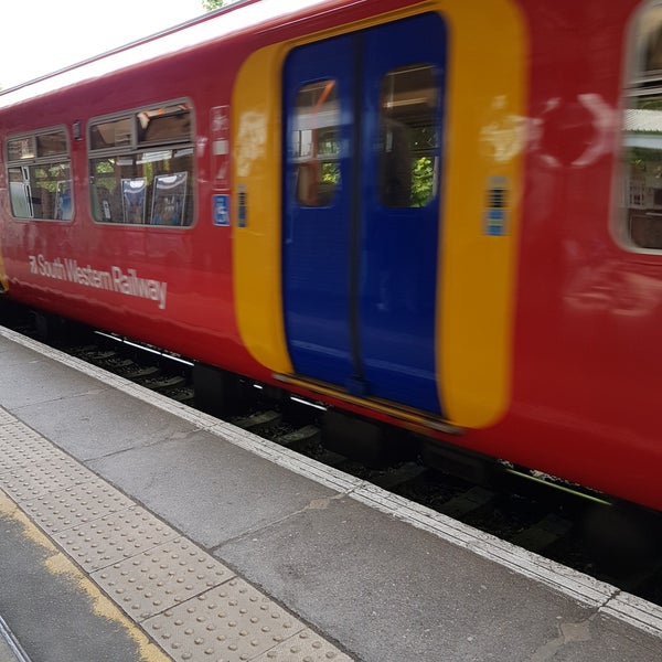 Epsom Railway Station (EPS) - Rail Station in Epsom