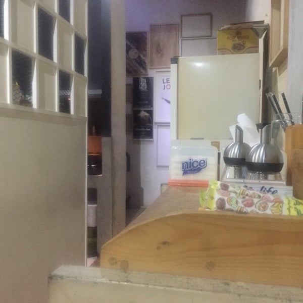 AWOR GALLERY & COFFEE - Coffee Shop