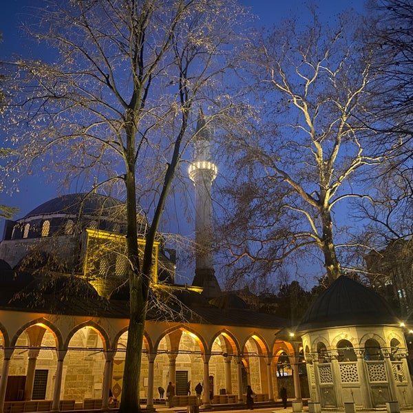 Yeni Cuma (Pertev Mehmet Paşa) Camii - 26 tips from 3866 visitors