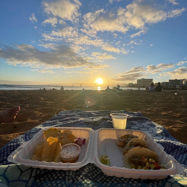 Queen's Beach - Surf Spot in Diamond Head - Kapahulu - St. Louis