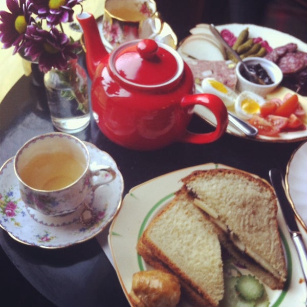 Photos at Salon de thé Cardinal / Cardinal Tea Room - Mile-End ...