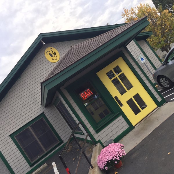 Moonwinks - New American Restaurant
