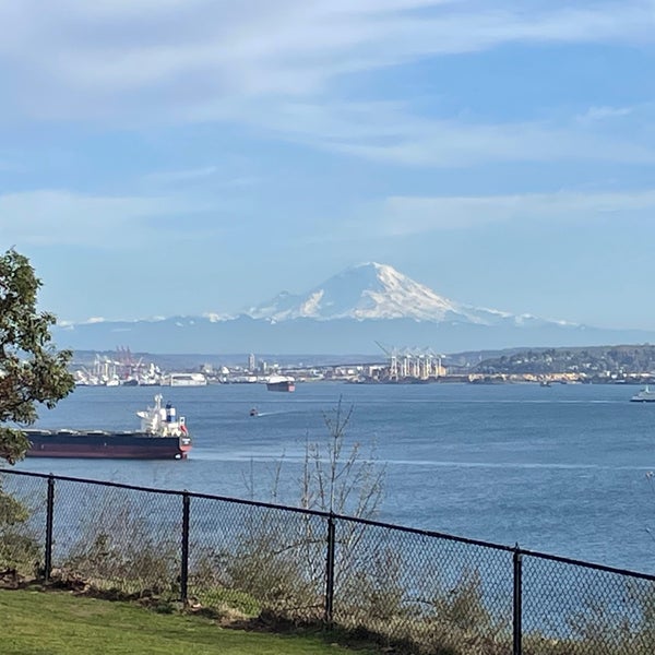 Magnolia Boulevard Viewpoint - Scenic Lookout in Seattle