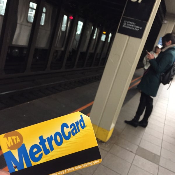 MTA M31, M57 (57th Street/7th Ave) - Bus Station in New York