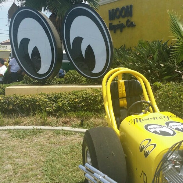 MOONEYES USA - 1 tip from 98 visitors