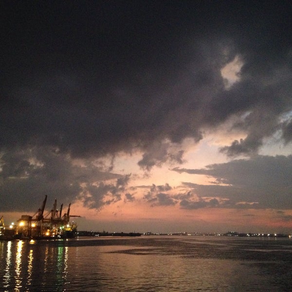 Photos at Pier 4 - Pier in Cebu City