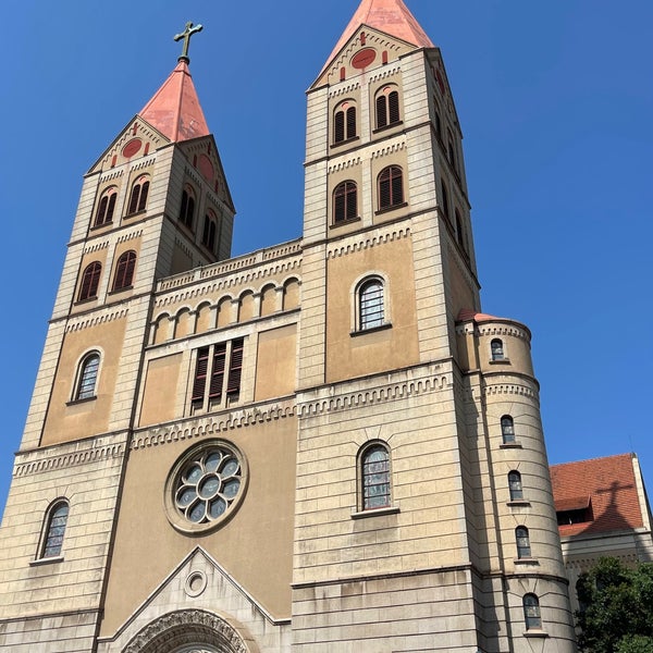 St. Michael's Cathedral 圣弥爱尔大教堂 - Church in Qingdao