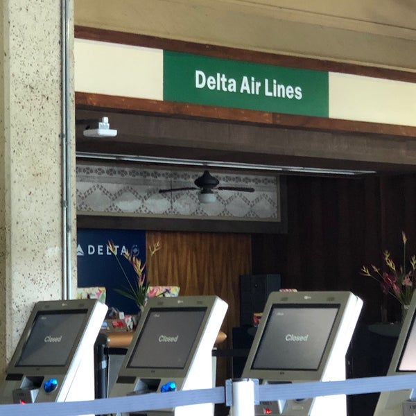 Delta Air Lines Ticket Counter - Airport Ticket Counter