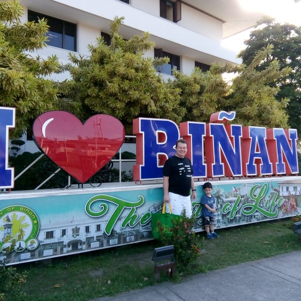 Biñan City Hall - 3 tips from 392 visitors