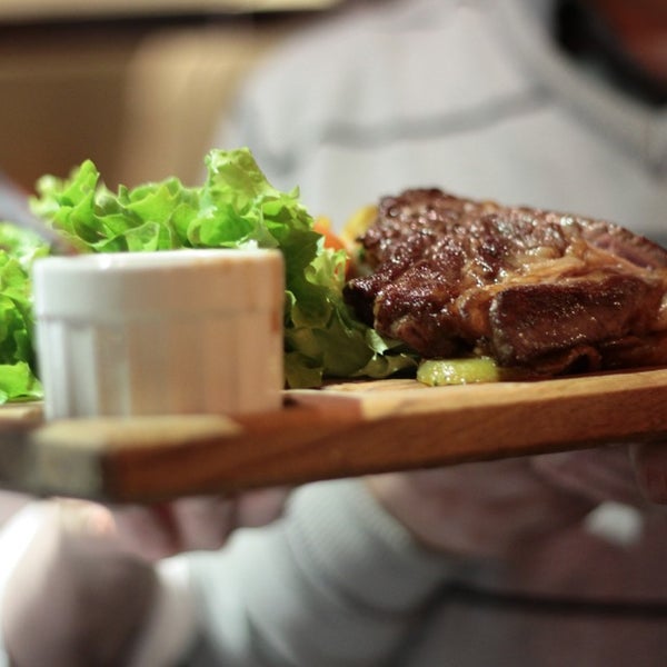 Chez Papa - Southwestern French Restaurant in Paris