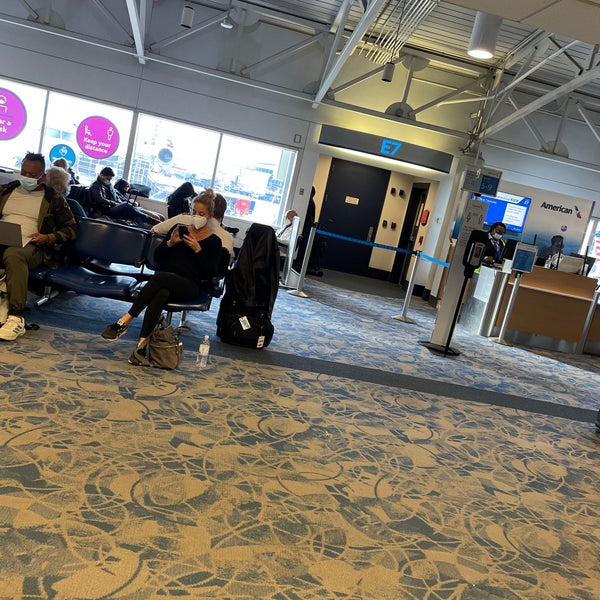 Gate E7 - Airport Gate in Charlotte