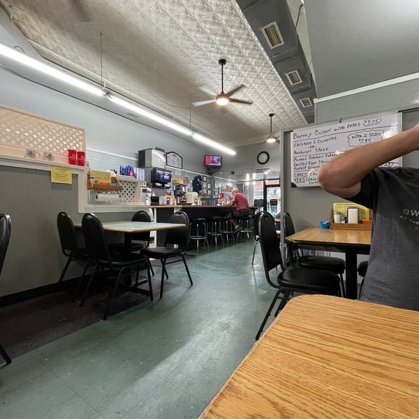 Barney's Cafe - 206 N Main St