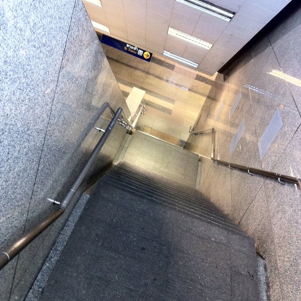 MRT รัชดาภิเษก (Ratchadaphisek) BL16 - Ratchadaphisek Rd