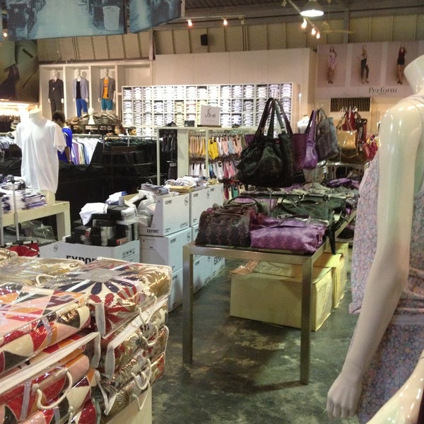 FN Factory Outlet (เอฟเอ็น แฟคตอรี่ เอ๊าท์เลท) - 99/11 Moo 1, Tonmaprao