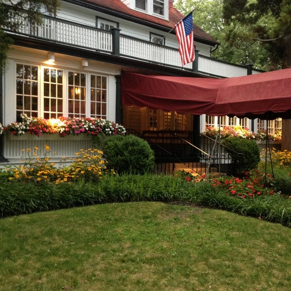 Washington Inn Wine Bar - 801 Washington St