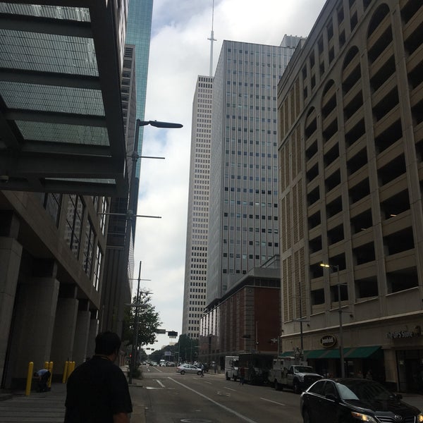 METRORail Main Street Square (Southbound) Station - 4 tips