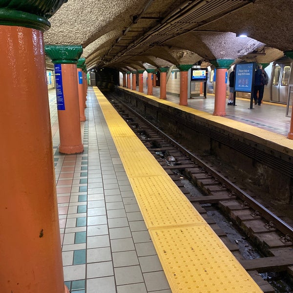 Photos at Newport PATH Station - Metro Station in Jersey City
