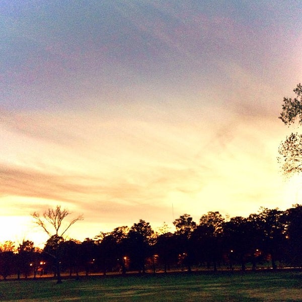 Francis Park - Park in St. Louis Hills